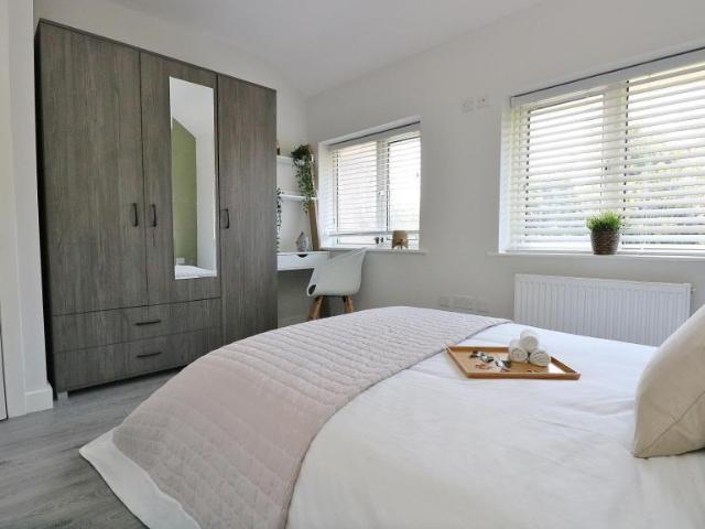 Shared Living/roommate 9 Bedroom For Rent London London 920 ES90562568