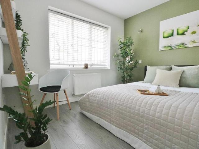 Shared Living/roommate 9 Bedroom For Rent London London 920 ES90562570