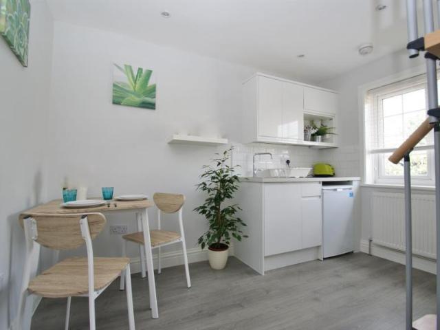 Shared Living/roommate For Rent London London 1155 ES90562078