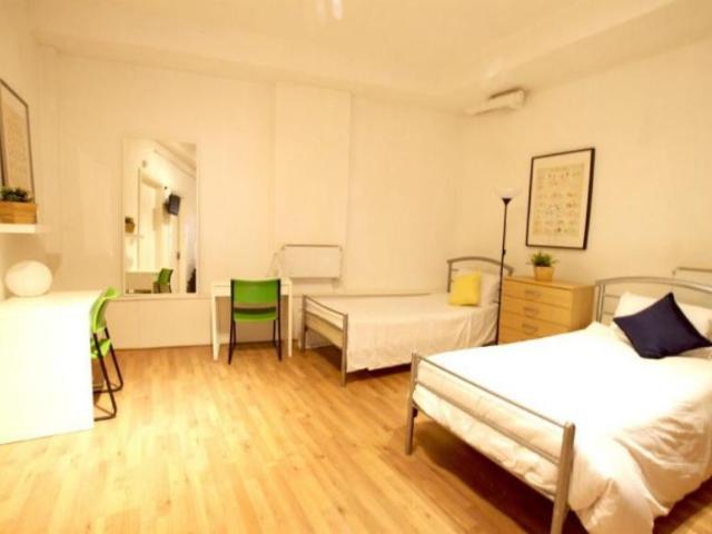 Shared Living/roommate For Rent London London 1279 ES90559374