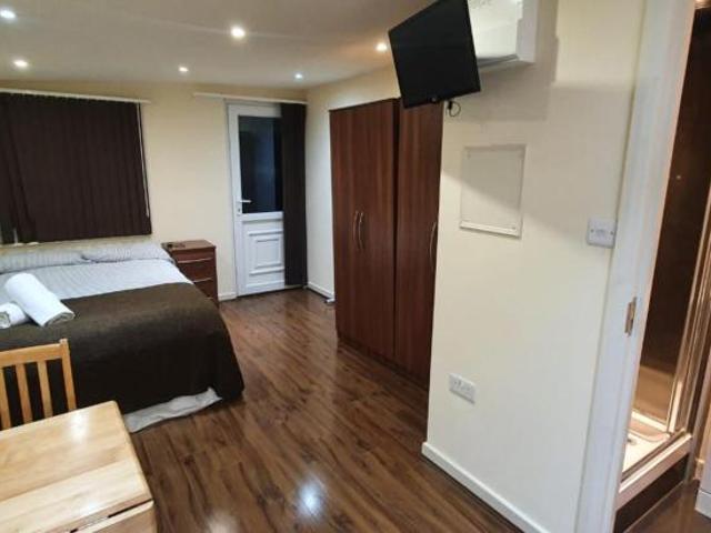 Shared Living/roommate For Rent London London 1300 ES90563974