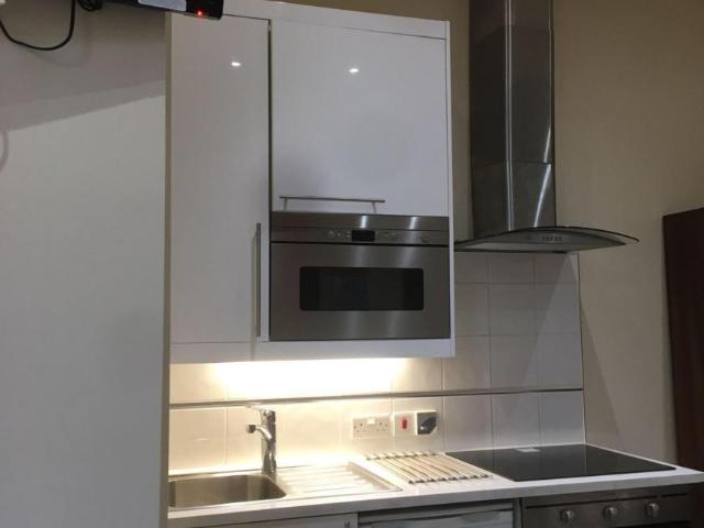 Shared Living/roommate For Rent London London 1300 ES90563975