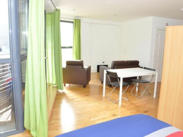 Shared Living/roommate For Rent London London 1799 ES90559376