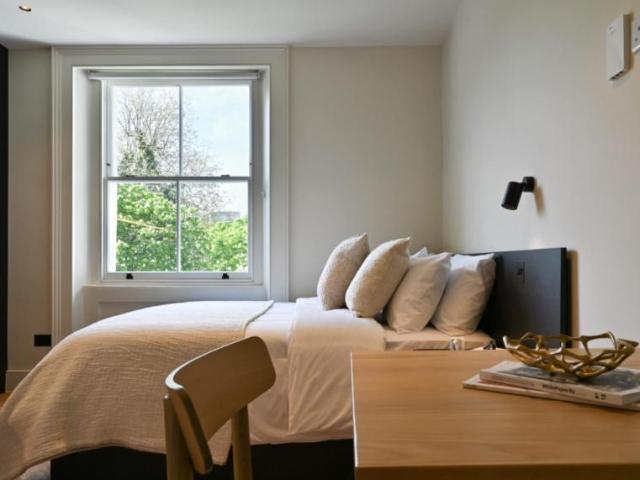 Shared Living/roommate For Rent London London 2420 ES90561423