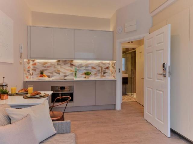 Shared Living/roommate For Rent London London 2656 ES90560823