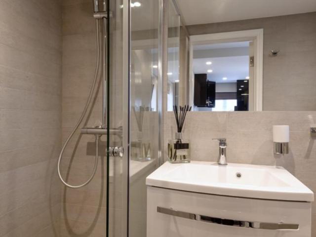 Shared Living/roommate For Rent London London 2656 ES90561021
