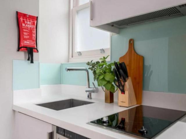 Shared Living/roommate For Rent London London 3300 ES90560552
