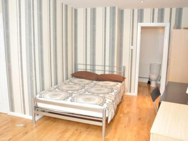 Shared Living/roommate London London LS90559377