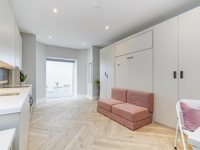 Shared Living/roommate London London LS90560513