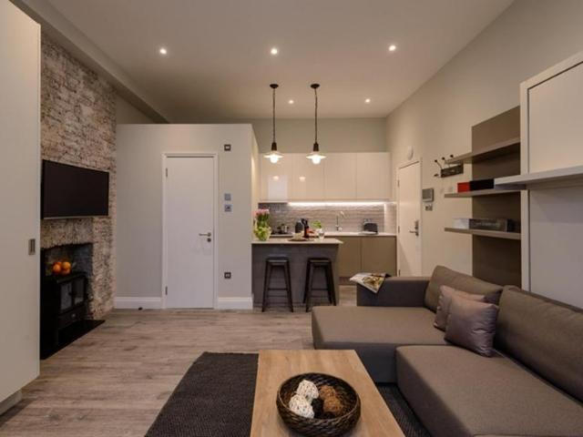 Shared Living/roommate London London LS90561048