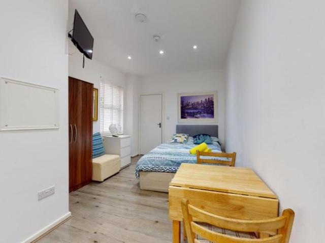 Shared Living/roommate London London LS90563949