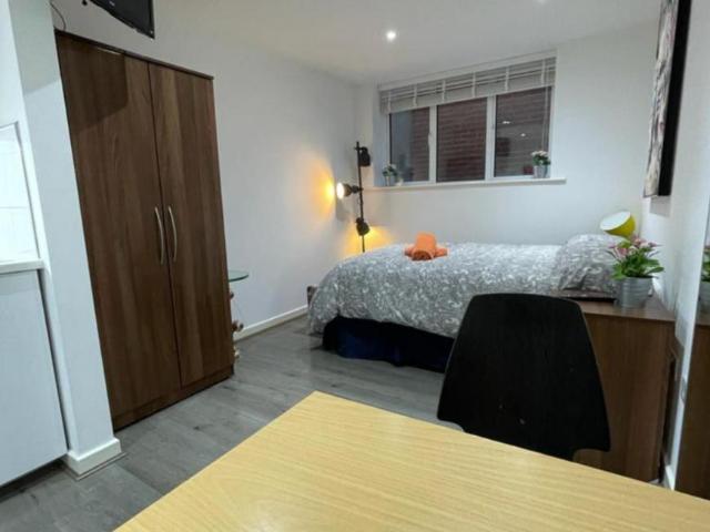 Shared Living/roommate London London LS90563951