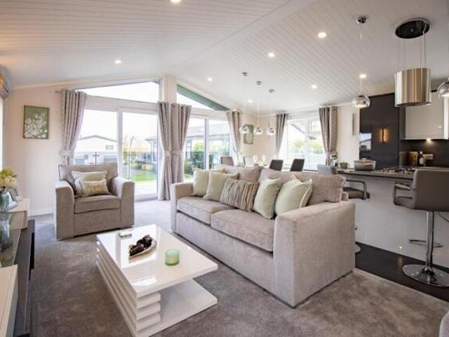 Shared Living/roommate With 2 Bedroom Church Farm Holiday Park Church Farm Holiday Park ES86118222