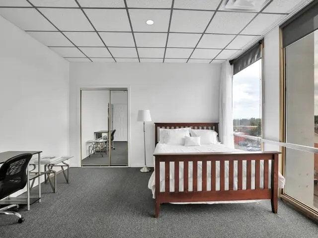 Shared space. Great Views! Bedroom in loft style