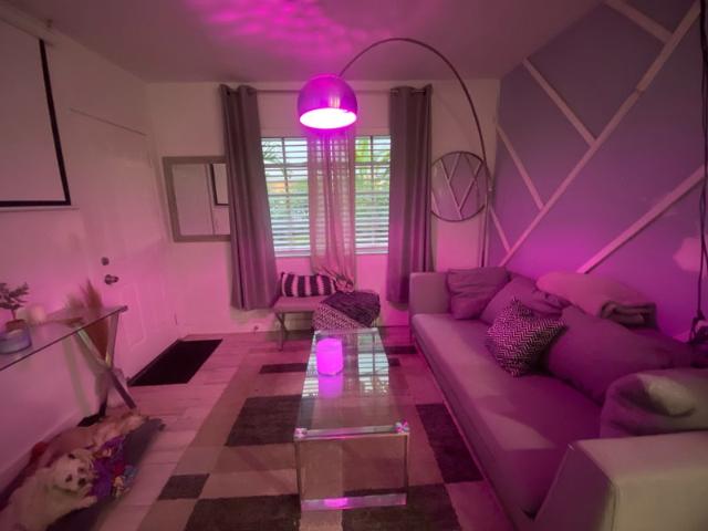 Shared Studio In SoBe!