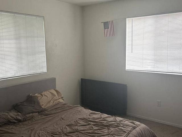 Shared room in 1 bedroom apartment