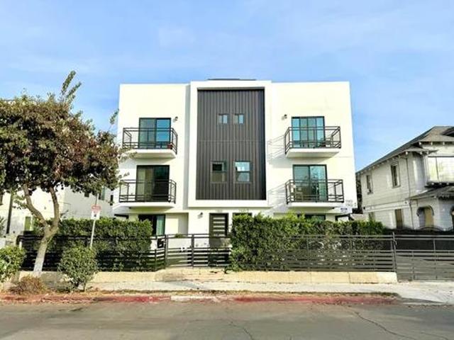 Shared rooms in Koreatown