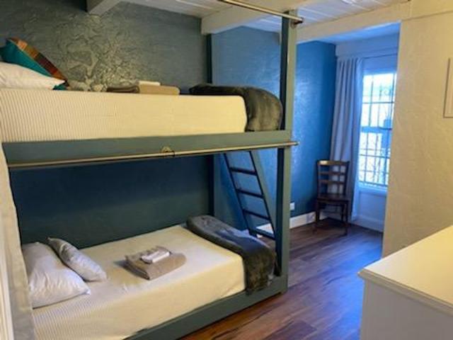 Shared Top Bunk Gorgeous Unique Space