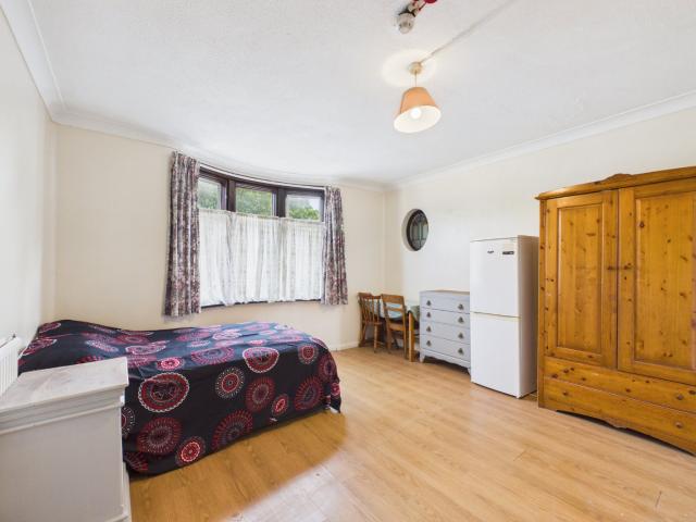 sharedAccommodation to Rent in Berkshire Albert Street PML250107