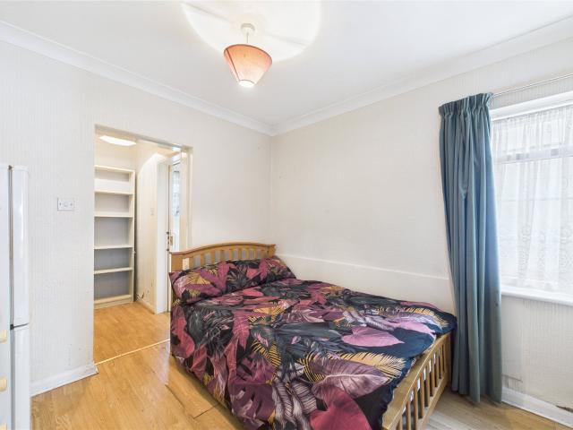 sharedAccommodation to Rent in Slough London Road PML250469