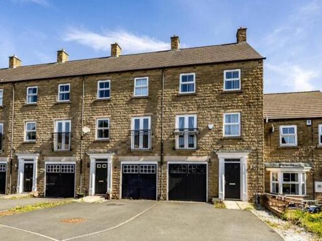Sharket Head Close, Queensbury, 3 Bedroom Town