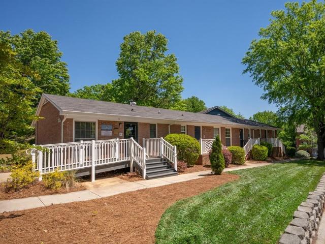 Sharon Oaks Apartments 2 Bedroom Apartment for Rent at 4701 Sharon Rd, Charlotte, NC 28210 Foxcroft