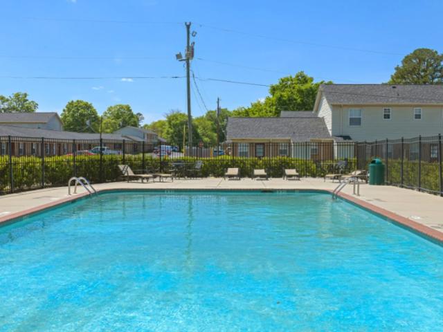 Sharon Pines 3 Bedroom Apartment for Rent at 7000 Barrington Dr, Charlotte, NC 28215 Oak Forest