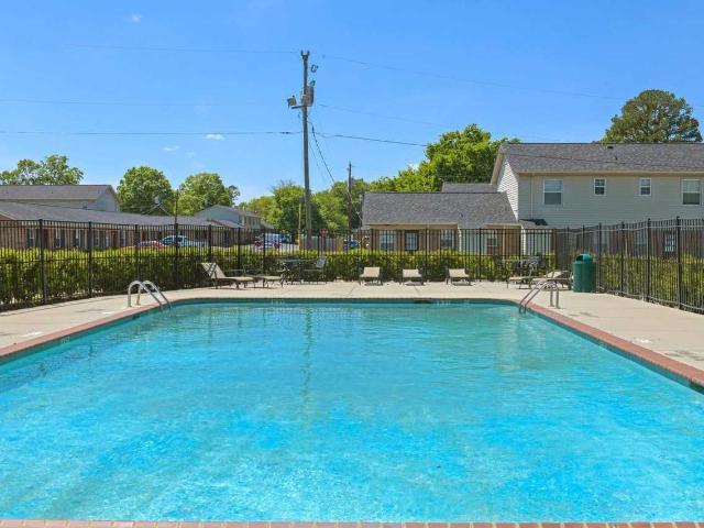 Sharon Pines 1 Bedroom Apartment for Rent at 7000 Barrington Dr, Charlotte, NC 28215 Oak Forest