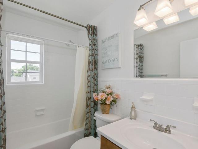Sharon Pines 2 Bedroom Apartment for Rent at 7000 Barrington Dr, Charlotte, NC 28215 Oak Forest