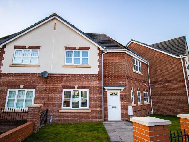 Sharoe Green Lane, Fulwood, Preston PR2, 3 bed property to rent, £1,350 pcm | PrimeLocation