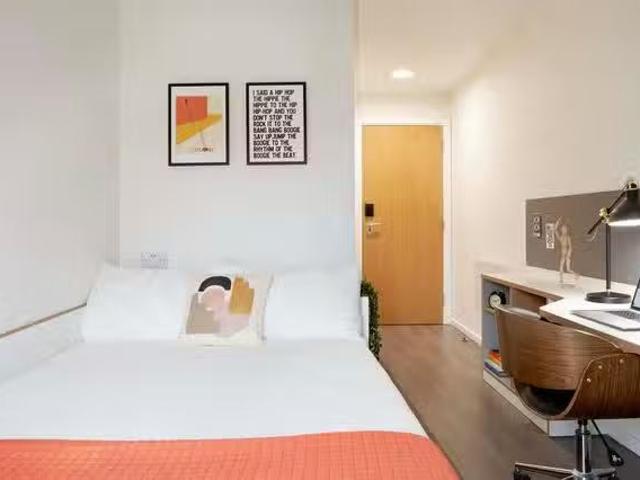 Sharman Court Sheffield Bronze En Suite