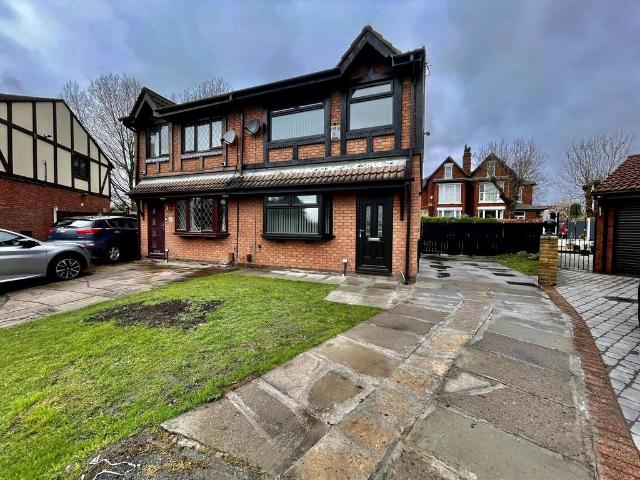 Sharnford Close, Bolton BL2 3 bed semi detached house to rent £1,175 pcm £271 pw