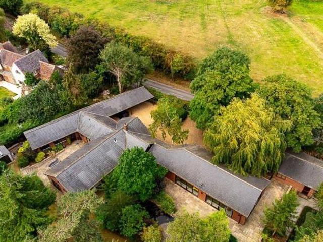Sharnford Road, Aston Flamville, 4 Bedroom Detached