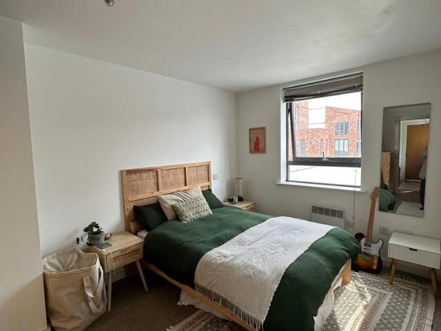 Sharp Street, Damaz Building, M4 2 bed flat to rent £1,050 pcm £242 pw