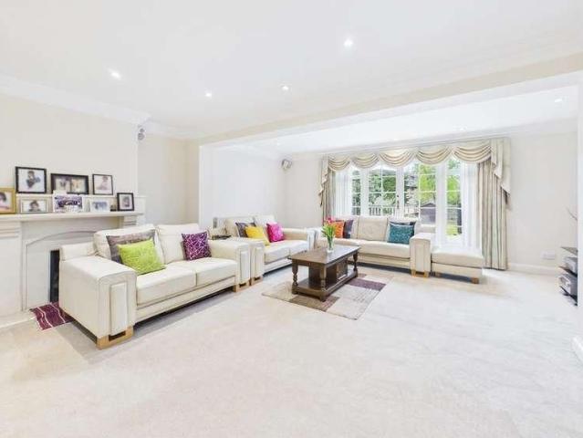 Sharps Lane, Ruislip, HA4