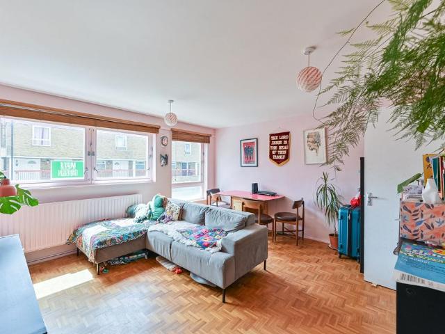 Sharratt Street, South Bermondsey. 2 bed maisonette to rent £2,150 pcm £496 pw