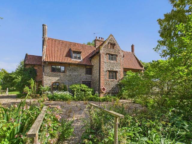 Sharrington Road, Melton Constable NR24 5 bed detached house to rent £3,000 pcm £692 pw