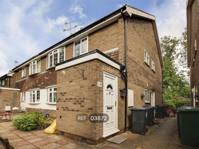 Shearing Close, Gedling, Nottingham NG4, 2 bed maisonette to rent, £875 pcm | PrimeLocation