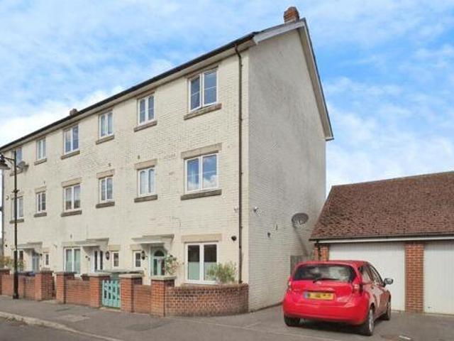 Shears Drive, Amesbury, 4 Bedroom Town