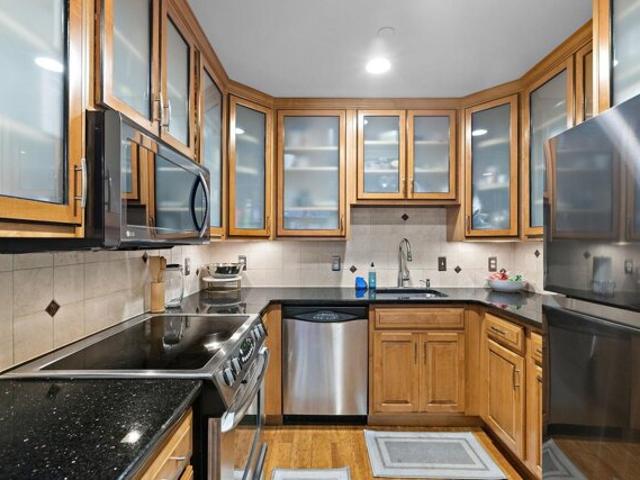 Shearwater Ct W Apt,jersey City, Condo For Sale
