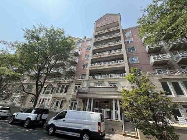 Shearwater Ct W Apt 17