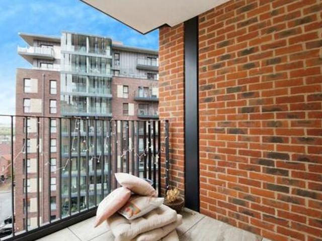Shearwater Drive, London, 1 Bedroom Apartment