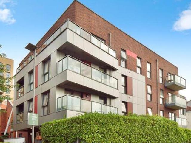Shearwater Drive, London, 1 Bedroom Flat