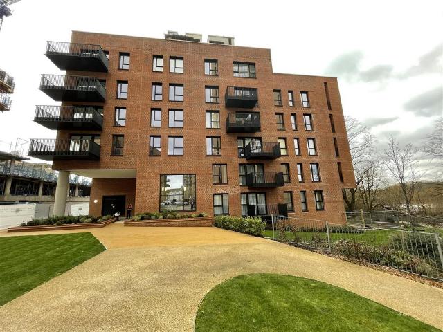 Shearwater Drive, London NW9 1 bed flat to rent £1,650 pcm £381 pw