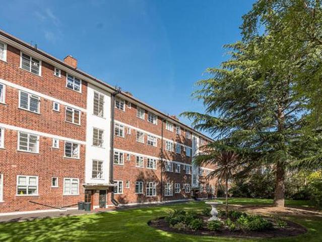 Sheen Court, Richmond, 2 Bedroom Flat