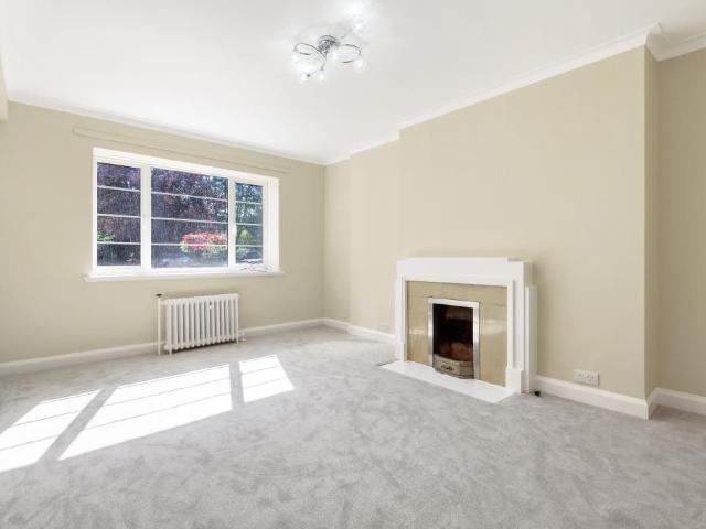 Sheen Court, Richmond TW10, 1 bed flat to rent, £1,750 pcm | PrimeLocation