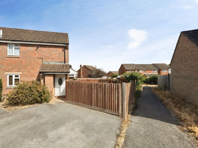 Sheen Close, Fugglestone Red, Salisbury, SP2 9PJ