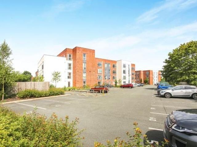 Sheen Gardens, Manchester M22, 2 bed flat to rent, £1,200 pcm | PrimeLocation