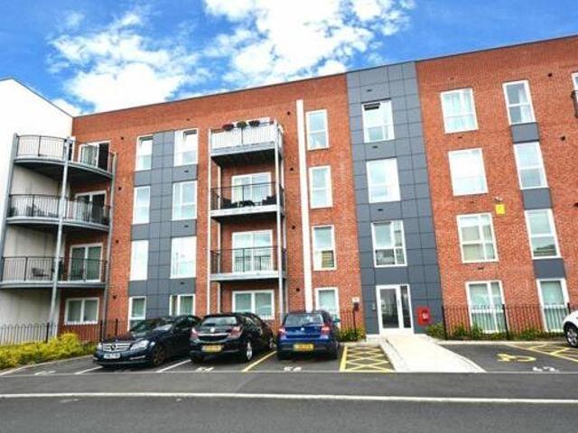 Sheen Gardens, Heald Point, 2 Bedroom Flat