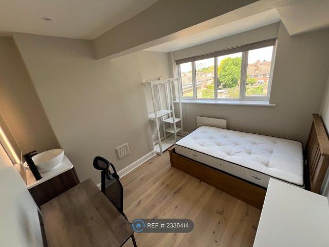Sheen Park, Richmond TW9, Room to rent, £1,090 pcm | PrimeLocation